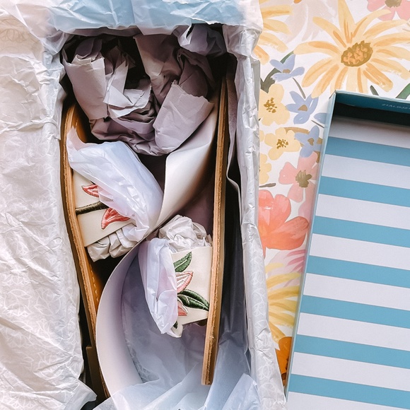 Draper James | Shoes | Bnwt Box Draper James Floral Sandals | Poshmark